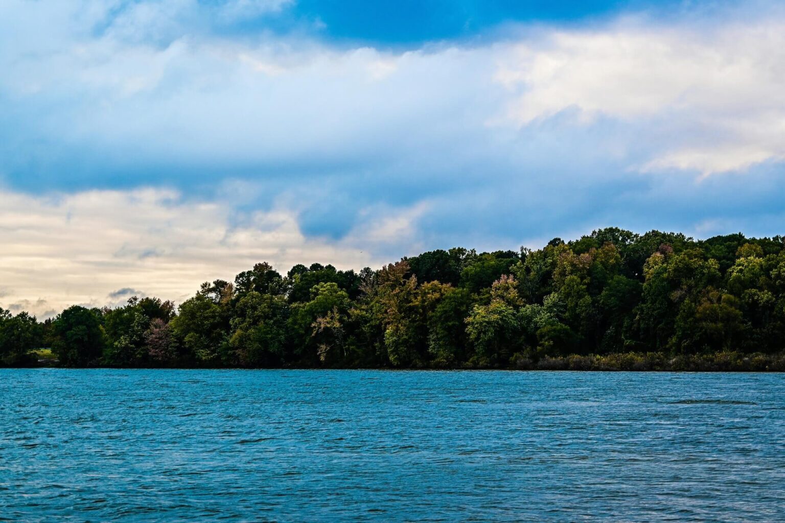 Boating on Falcon Lake, Texas | Recademics™