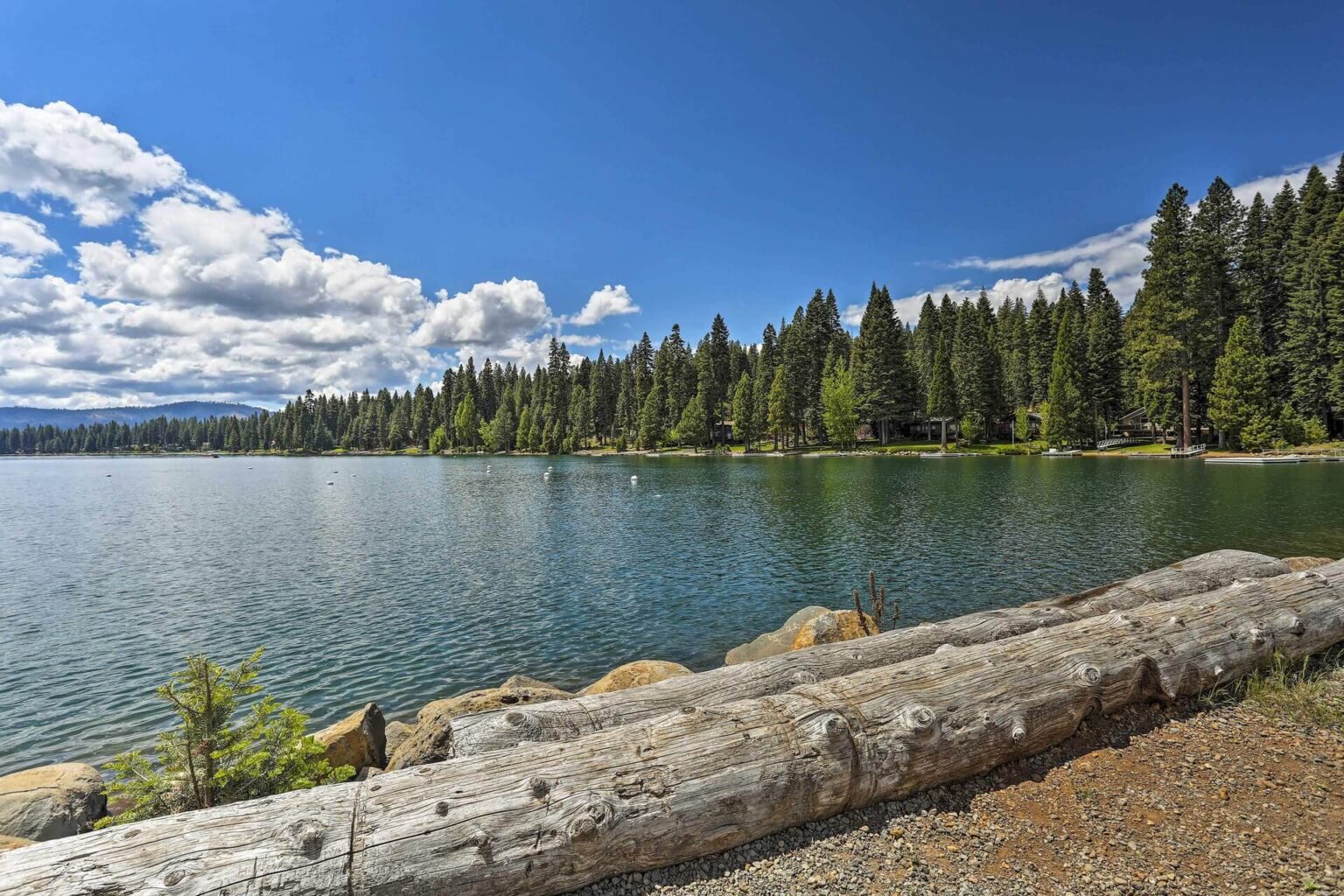 Boating on Lake Almanor, California | Recademics™